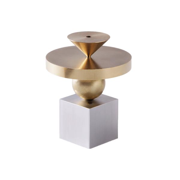 ブランド名ハイテン工業商品名KON-KOU ~混淆~ incense holder【balance】4PEACES[A]商品サイズφ40×h50~72mm素材アルミ、真鍮注意事項※土台のプレートは別売りです。※使用時には必ず受け皿となるもの...