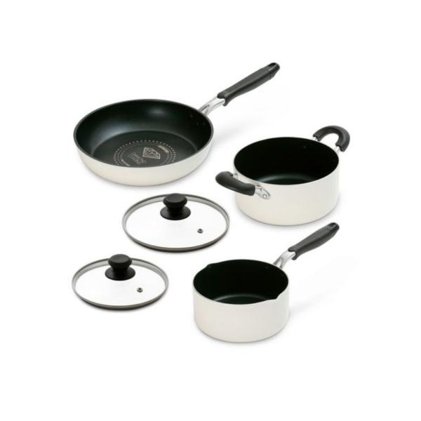 【品番】DCI-FP5S【商品名】ダイヤモンドコートフライパン・なべ ５点セット【商品説明】ダイヤモンドコーティングを使用した、こびりつきにくく丈夫で長持ちするフライパン・鍋のセットです。【セット内容】フライパン26cm、片手なべ16cm、...