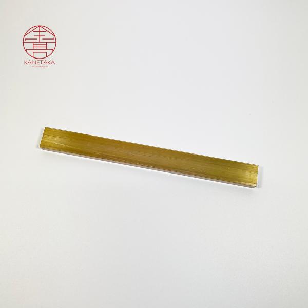 サイズ：10.0×20.0×200ナイフの刃から指を守る為の「ヒルト」（ガード）の素材です。ナイフ本体には、同じ素材のピンでの固定をオススメします。ナイフとの隙間を埋めるのには「銀ロー」や「銀色接着剤」を、使用して下さい。 【ご注意】※こち...