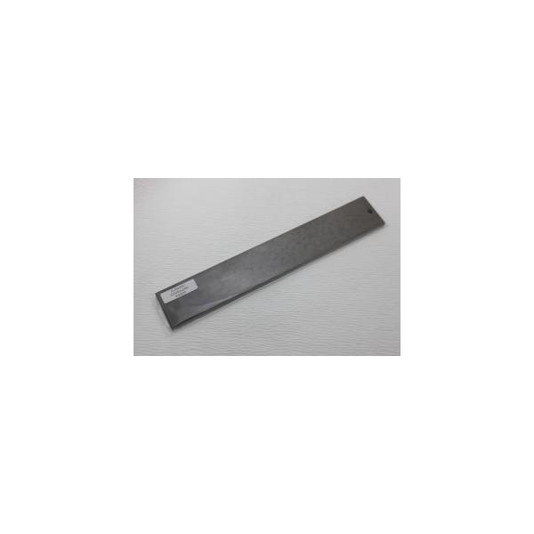 サイズ：5.0×40×250mm　硬度：HRC59~60 小型ナイフの作製に最適な大きさです。クロムの含有が多く、耐蝕性に優れ、研ぎ易い硬度と経済的な価格が魅力です。長く使用されており、安定した人気の有る鋼材。マルテンサイト系ステンレス鋼。...