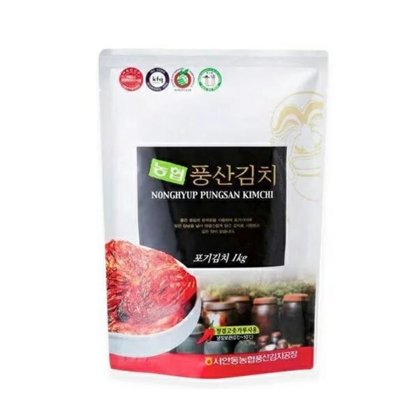 白菜半株を丸ごと漬け込んだおなじみのキムチです。たっぷりの薬味が日を追うごとに味に深みを与えます。白菜の葉一枚一枚に薬味をぬり込んでいるので、しっかり味もつき、日ごとに風味も増します。熟成する過程もお楽しみください。原材料（韓国産100%）...