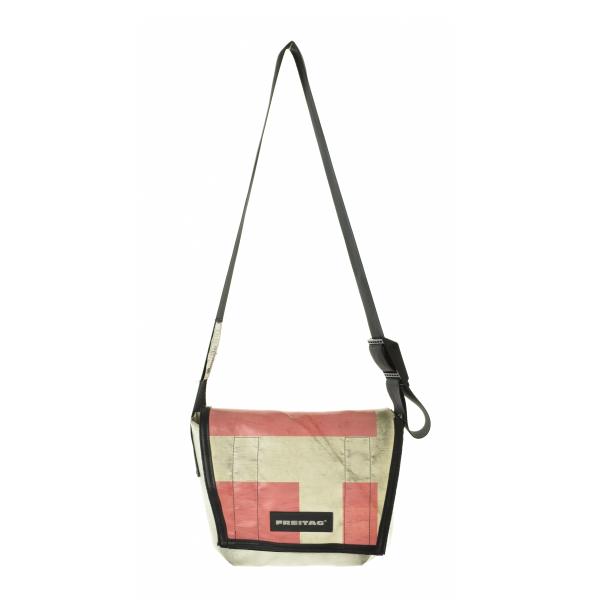 ※アプリでご覧の場合は、画面上部の「詳細」か画面中央付近の「すべて見る」を押し、スマートフォンのブラウザでご覧の場合は「もっと見る」を押して詳細情報をご確認下さい。●  ITEM ●■ Conditionコンディション：D■ Item in...