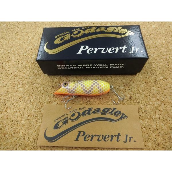 写真は１例になります。デッドストック品です。デッドストック品の為、箱やルアーにキズやいたみがある物もございます。ご了承ください。ロッドティップを軽くあおるとその場でテーブルターン、少し強くあおると軽快なポップサウンド、リトリーブすると水面下...