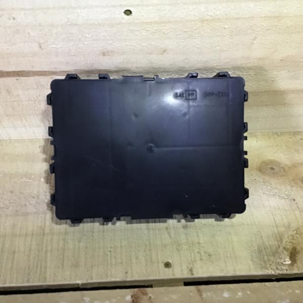 ○商品の詳細、状態商品名:BCM コントロール ユニット車名:日産 AD型式:VY12年式:平成21年3月型類:15633 0003品番:284B2CV00C(CALSONIC FLJ001)状態:中古品。目立つ傷はありませんが、汚れがあり...