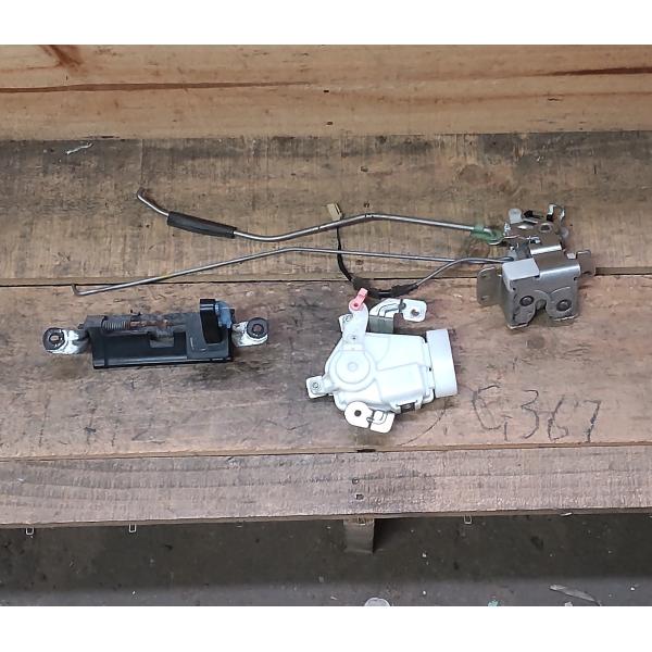 ！頂き物の為、部品詳細が不明です。質問は現物から分かる範囲で回答致します！○部品情報商品名:バックドアロック車名/車種:ダイハツ タント年式:不明型式:不明型式指定/類別区分:不明表記:アクチュエーター L1 D87 MITSUI状態:中古...