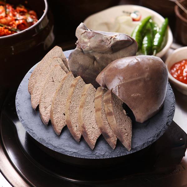 名称豚レバー（ボイル）内容量約500g賞味期限別途記載保存方法要冷凍（-18℃以下で保存してください）原産国名日本：産地は仕入れ状況により異なる場合があります。特徴韓国でスンデを頼むとついてくる豚レバーボイルです。塩や味噌をつけてお召し上が...