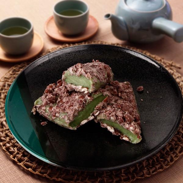 名称韓国もち（草あずき） 原材料名もち米（日本産）、あずき、よもぎ、砂糖、塩 内容量270g 賞味期限別途記載 保存方法冷凍（-18℃以下）保存 製造者一力物産 東京都板橋区大山東町54-6 特徴日本国内生産の韓国伝統お餅です。 注意※パッ...