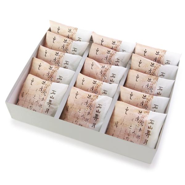 丁寧に炊き上げた北海小豆を挟んだ、軟らかくしっとりと口どけの良い生地のどら焼き15個入りのお詰合せです。近江八景「石山秋月」で有名な石山寺から眺める月をどら焼きに見立てました。※予告なくパッケージの仕様変更をさせていただく場合がございます。...