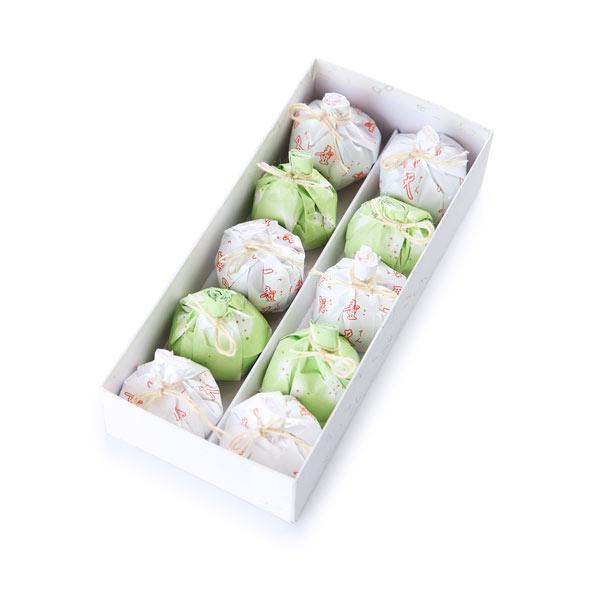 人気の〈一壺天〉と、春季限定〈野づつみ〉 の10個入セットです。ほっくり炊き上げた栗を丸ごと一粒、丁寧に炊き上げた餡で包んだ〈一壺天〉と、蓬の風味のやわらかなお餅を大納言小豆の餡で包んだ〈野づつみ〉。2つのお味をお楽しみいただける一箱です。...