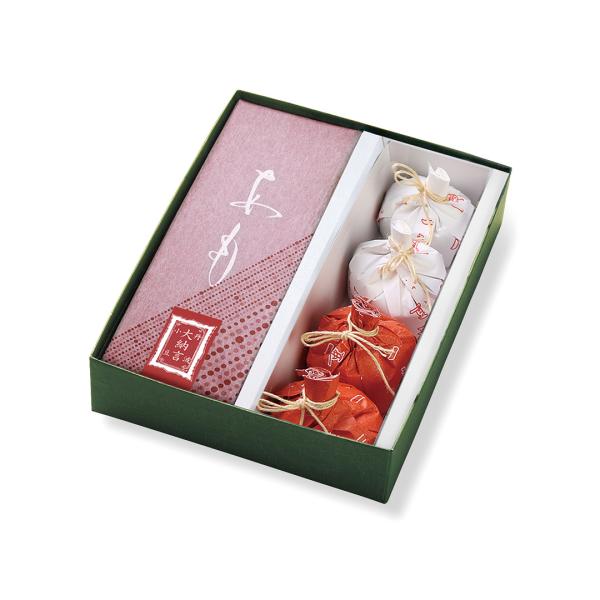 吟味した素材と菓匠の技が生きる叶匠寿庵の菓子を詰合せました。【あも】味と香りがよく、皮が薄くて口当たりのよい「丹波大納言小豆」。その小豆をじっくりと時間をかけて糖蜜をふくませ、手炊きをしています。職人はその日の小豆の状態、気温湿度に合わせて...