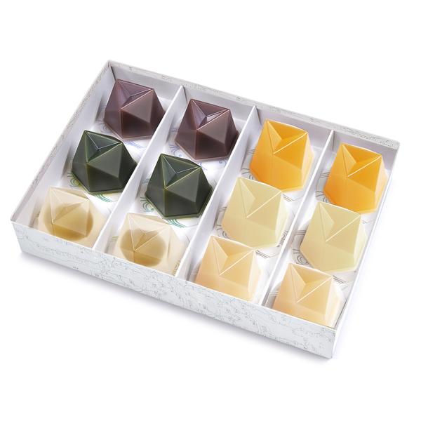 叶 匠壽庵の夏の水菓子を詰め合わせた季節限定の一箱です。大切な方への贈り物ギフトにおすすめです。※予告なくパッケージの仕様変更をさせていただく場合がございます。・賞味期限【水羊羹】製造日より40日【抹茶水羊羹】製造日より30日【郷の氷室（梅...