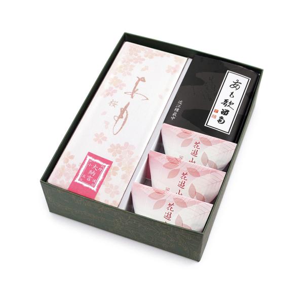 【あも（桜）】塩漬けした桜葉を刻み、羽二重餅に練り込みました。上品な香りがする、春のあもです。【あも歌留多】滋賀・近江神宮に眠る百人一首を色鮮やかに再現。滋賀県産のもち米（滋賀羽二重もち）の最中種で「あも」を挟んで、さくさくの手作り最中とし...