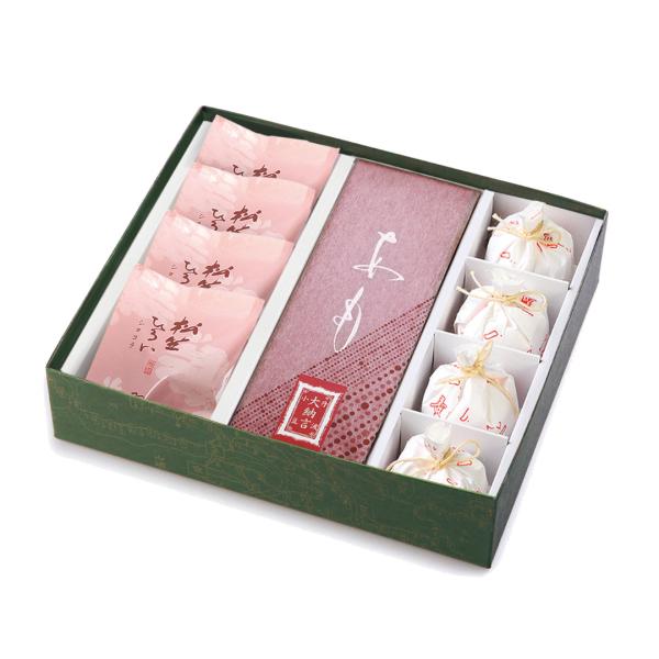 【松笠ひろい（ショコラ）】米粉で焼き上げた口あたり軽やかなフィナンシェです。香り高いチョコレートを使用し、濃厚で奥深い味わいに仕上げました。【あも】味と香りがよく、皮が薄くて口当たりのよい「丹波大納言小豆」。その小豆をじっくりと時間をかけて...