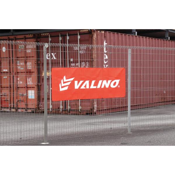 【ブランド名】VALINO ヴァリノ【商品名】横断幕VALINO RED 300D生地（のぼりサイズ）【商品説明】 VALINO  RED横断幕（のぼりサイズ）イメージカラーのレッド！サイズ：1800x600mmハトメ数（上4か所、下4か所...