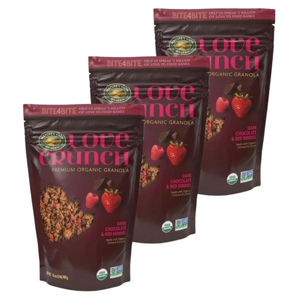 KIRKLAND(カークランド)ラブ クランチ オーガニック グラノーラこんがり焼いた有機オーツ麦、有機ココナッツ、有機ベリーミックス(ストロベリー、ラズベリー)と有機チョコレートがアクセントを添えています。サクサクした食感と飽きのこない人...