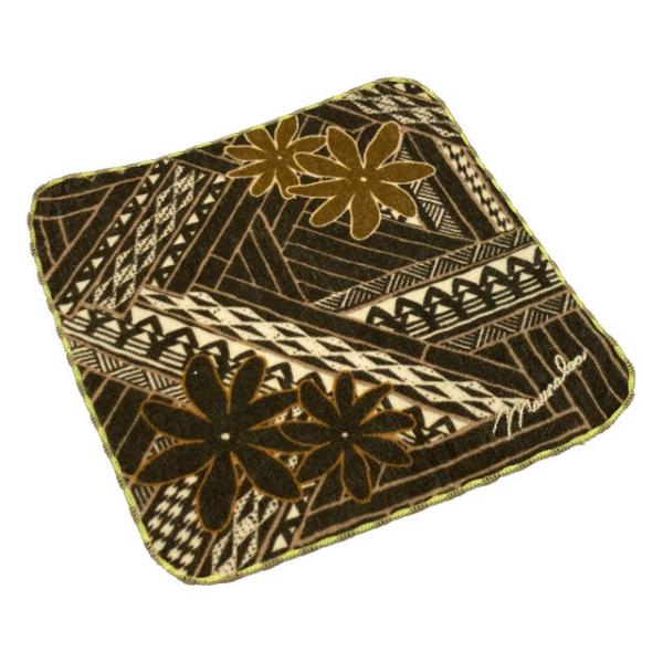 商品説明 ハワイの伝統を感じるトライバル柄のタオルハンカチ。メロー刺繍でふちどられたカラフルで鮮やかなデザイン。表地は柔らかな肌触り、裏面はパイル地で吸水性の良い一枚。ハワイの奥深さを感じさせてくれるようなデザインです。サイズ 縦25cm　...