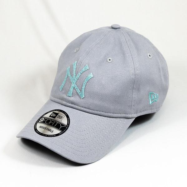 フロントロゴに、ビーズアクセサリーを施した[Beads Logo]コレクションです。MLBモデルをラインナップしたシリーズで、こちらのアイテムはニューヨーク・ヤンキースモデルです。光の当たり方によってキラキラ輝く細やかなきらめきがスタイリン...