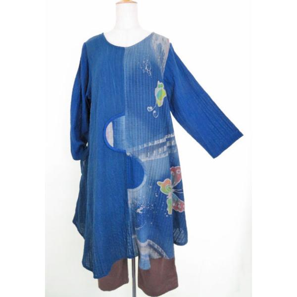 【店舗移転のため売り尽くしセール】10890円の品。手仕事によるo手仕事による手仕事による、草木染め生地使用の和風柄ワンピースです。タイ木綿の風合いを生かしたゆったりチュニック・ワンピース。生地はしっかりしていますので、透けません。とは言っ...