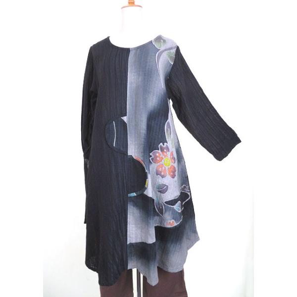 【店舗移転のため売り尽くしセール】10890円の品。手仕事による、草木染め生地使用の和風柄ワンピースです。タイ木綿の風合いを生かしたゆったりチュニック・ワンピース。生地はしっかりしていますので、透けません。とは言っても、春〜夏用なので、爽や...