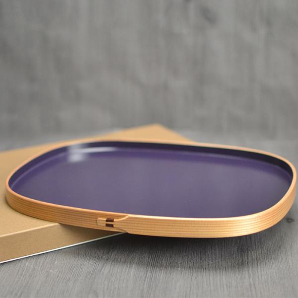 お盆・トレー 小判盆（小）紫紺 【秋田杉 大館工芸社】【送料無料】伝統ある、秋田杉をお楽しみください。使用後は洗剤でやさしくスポンジ洗い。乾いた布巾で拭いていただければお手入れ簡単。（電子レンジ、食器乾燥機のご使用は不可）材質：秋田杉、ウレ...