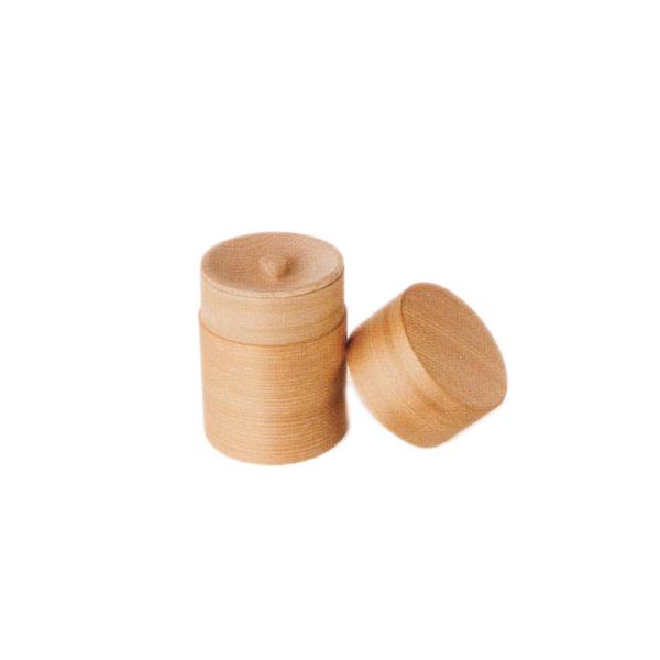 伝統ある、秋田杉をお楽しみください。使用後は洗剤でやさしくスポンジ洗い。乾いた布巾で拭いていただければお手入れ簡単。（電子レンジ、食器乾燥機のご使用は不可）材質：秋田杉、ウレタン塗装 （日本製・純国産）サイズ（約）：8×9.5cm【日本製】...