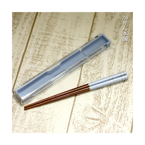 オリジナルの木のお箸と箸箱セット 箸先にはすべり止め付き 18cmなのでお弁当用にもお子様ようにもどちらでもOK 箸箱はお箸が取り出しやすい設計&amp;箸箱の中でお箸が動きにくい優れものです！サイズ(約):箸18cm 箸箱19×2.5×1...