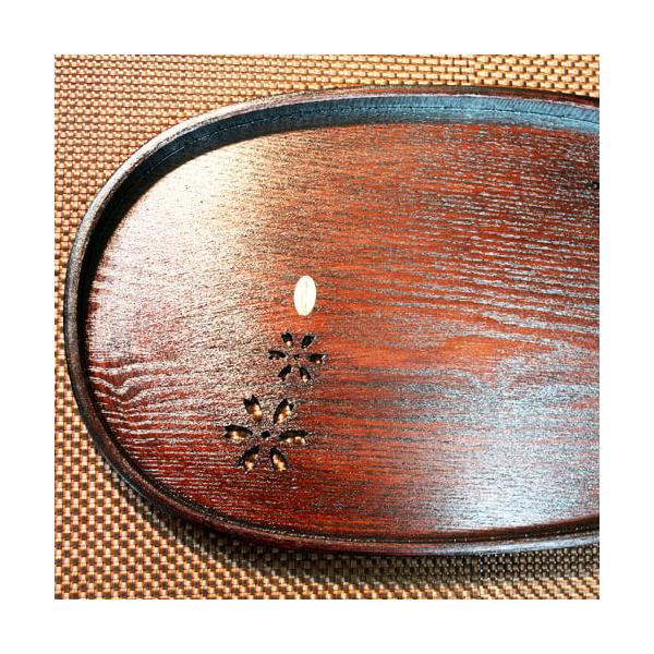 お盆　木製トレー　＜桜模様・小判盆＞38×24.2cm　木製のお膳・おぼん・トレイお盆トレイはやっぱり木製！かわいい桜柄のトレーで来客時にも便利。使いやすい小判型なのでマルチに使用可能。汚れた場合はさっと布巾で拭いていただけます。お手入れ簡...