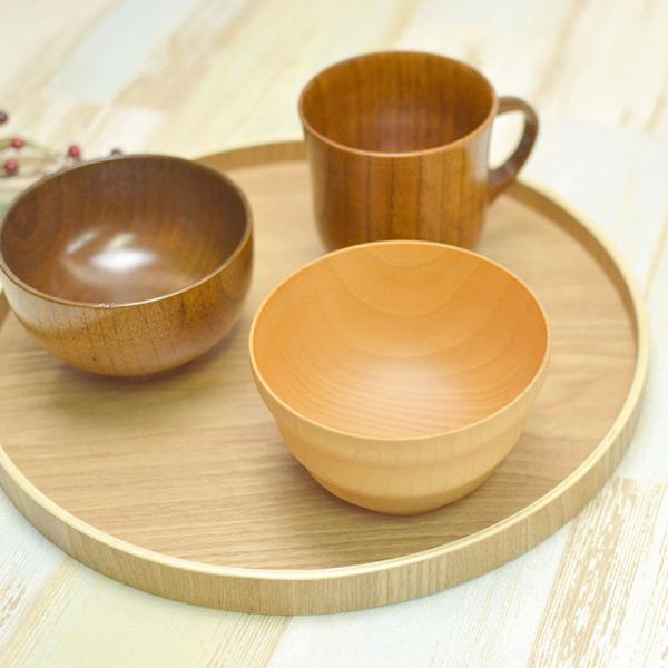 お客様へのお茶出しや普段使いにピッタリの、ナチュラルな木のお盆。シンプルなデザインでどんなシーンでも使いやすいです。サイズ(約):直径30cm×高さ2.5cm　内寸：直径29cm×高さ1.5cm材質：木製 ウレタン塗装【外国製】【食洗機不可...