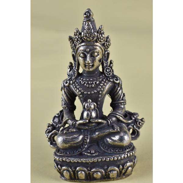 アミタユス、無量寿仏のメタル像です日本では阿弥陀如来と同一視されています小さいですが精緻な仏像です真鍮合金製　　タイ製　サイズ：　約4.5×3.1cm　重さ：約35gスケールはあくまで目安としてお考えください パソコンの環境などにより写真と...