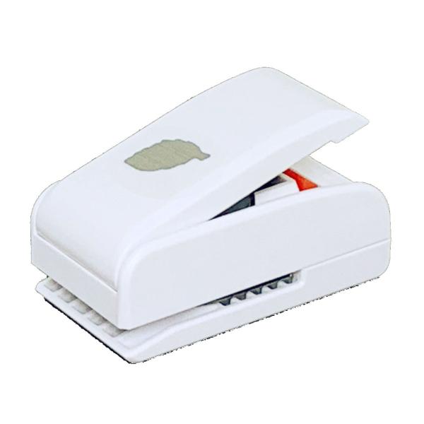 いままでにないスムーズな抜き心地。連続してパンチすることも可能です！女性やお子様など力の弱い方にもラクに抜ける構造で補助具を必要としないクラフトパンチです！今までになかった図柄も登場して楽しさと表現力がアップしました！軽量で取り回しやすいの...