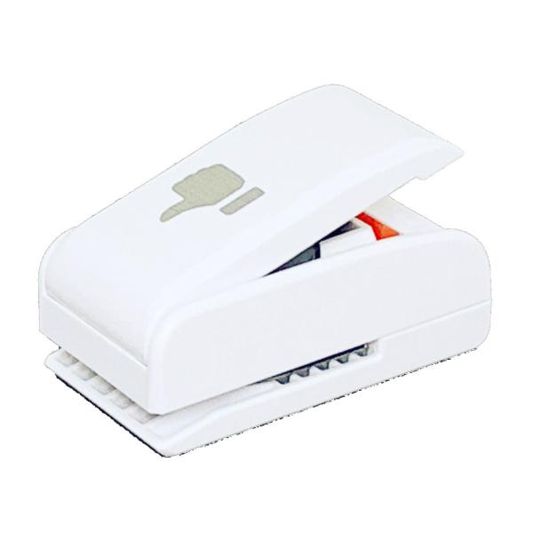 いままでにないスムーズな抜き心地。連続してパンチすることも可能です！女性やお子様など力の弱い方にもラクに抜ける構造で補助具を必要としないクラフトパンチです！今までになかった図柄も登場して楽しさと表現力がアップしました！軽量で取り回しやすいの...