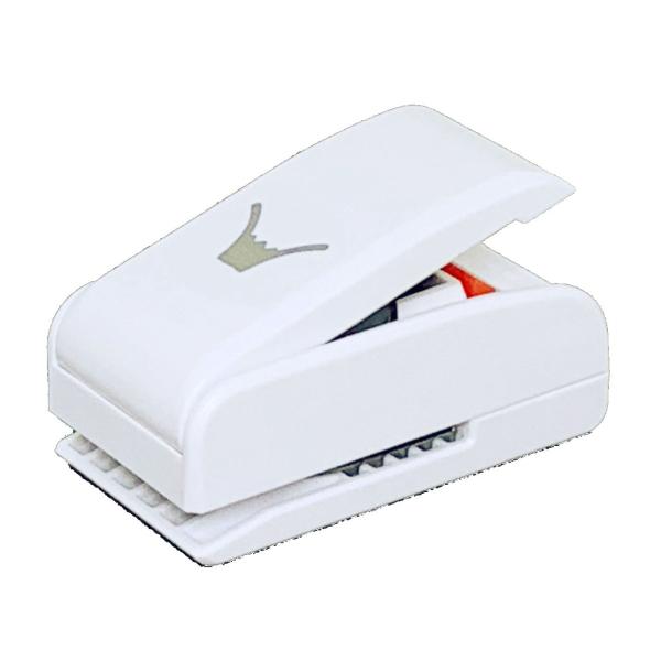 いままでにないスムーズな抜き心地。連続してパンチすることも可能です！女性やお子様など力の弱い方にもラクに抜ける構造で補助具を必要としないクラフトパンチです！今までになかった図柄も登場して楽しさと表現力がアップしました！軽量で取り回しやすいの...