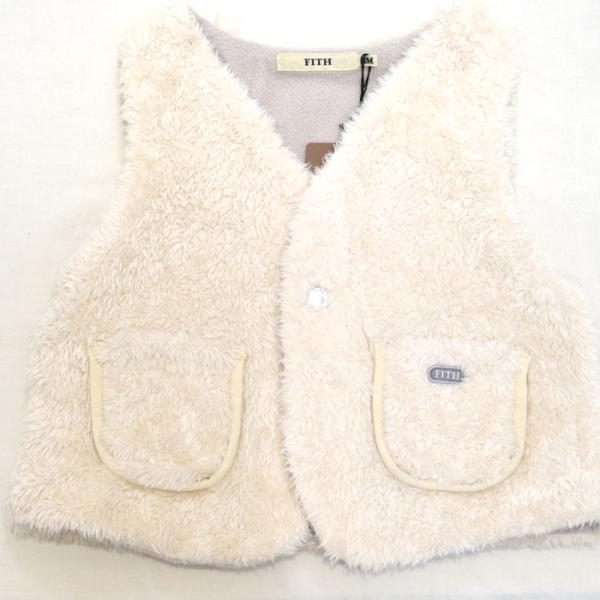 QUALITY：ポリエステル　100％ふわふわのボア素材はとても軽くて柔らかい。裏地にはフリースを採用し、さらに保温性と柔らかさが増しています。まるで着ていないように軽いので、アウターはごわつくから着たくないというシーンにもぴったりの１枚で...