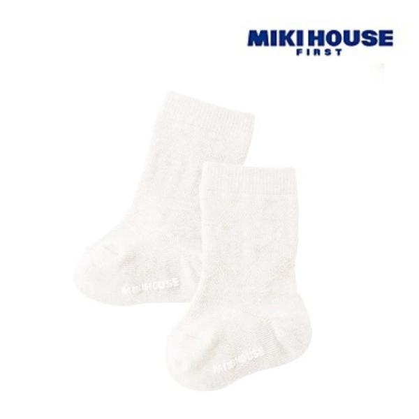 QUALITY：綿・ナイロン・・ポリウレタン生産　日本カラー　白アーガイル模様のハイソックスです。シンプルな編地なので、男女問わず履いていただけます。セパレートコーディネートの時にとっても便利なハイソックス。股下が短めのベビーウェアにもおす...