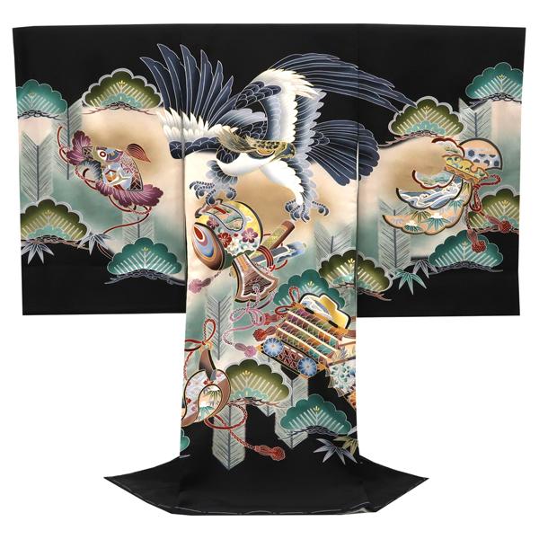 お子様の成功と健やかな成長を願い、定番の鷹などが描かれた京友禅男の子産着でございます。黒地にベージュと緑の暈しがとても美しく、お着物全体に詰め込まれた文様の数々が贅沢で優雅なお品です。鋭い目つきで獲物を狙うようかのような、躍動感のある鷹の文...