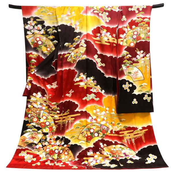 京都で育まれたセンスと技術であらゆる染物を製作し、根強いファンを持つ菱健のお振袖です。菱健は「本流にこだわる」というスローガンのもと、最高峰の製品作りをされている一流の染元でございます。赤や黄色などの色がバランスよくボカシで地染めされ、末広...