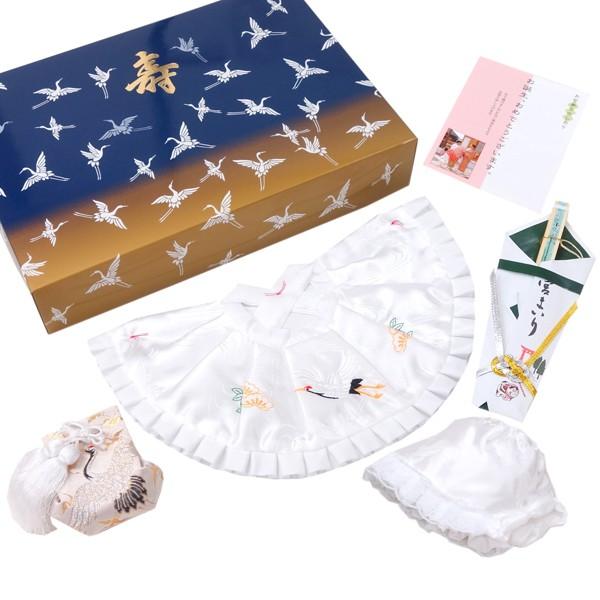 フード、よだれかけ、お守り袋、末広扇子、宮参りの説明書が化粧箱に全てそろったセットです。お宮参りには産着以外にフードセットが必要になりますので是非ご用意くださいませ。お子様の安全を守るため独自の特殊加工を施し無ホルマリンで安心です。お子様の...