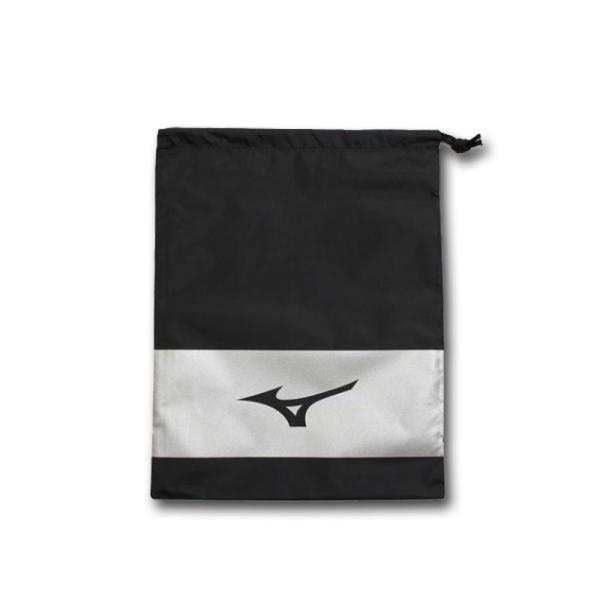 汚れたスパイクもザクッとしまえるナイロン製のシューズ袋●シューズ袋●メーカー名：ミズノ(MIZUNO)●メーカー品番：11GZ172000●メーカー希望小売価格：￥450＋税●カラー：ブラック×シルバー●サイズ：(約)縦42cm×横33cm...