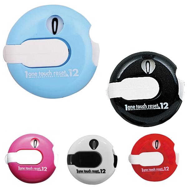 12打までカウントできるスコアカウンター。サイドのレバーを回すとカウントされ、中央のスイッチを押すと何打目からでもゼロに戻ります。カウント 1〜12、ワンリセット機能付き素材 [カバー]メタクリル樹脂　[クリップ]ABS樹脂掲載商品は実店舗...