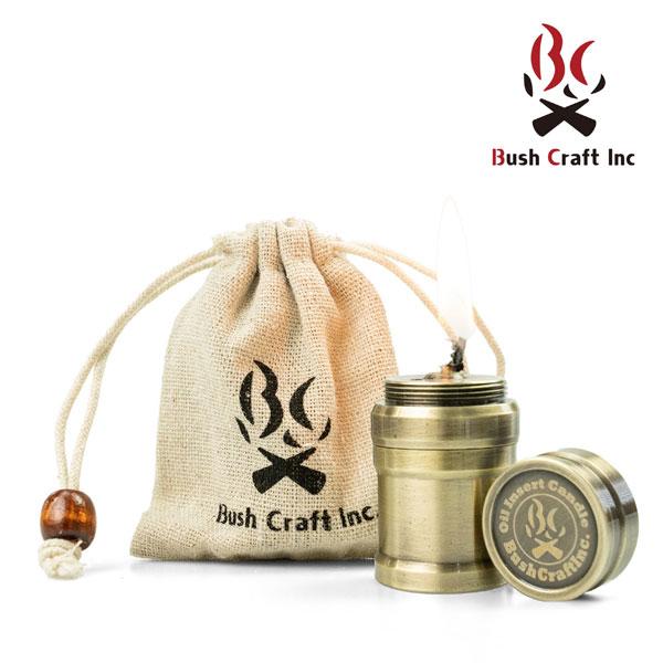 パラフィンオイルを燃料とする小型のオイルランプです。そのまま火を灯して使えるのはもちろん、キャンドルランタン等でロウソクの代用にもご活用いただけます。点火はロウソク同様、マッチやライターで火を灯してください。芯の露出は３〜５mm程度が適量で...