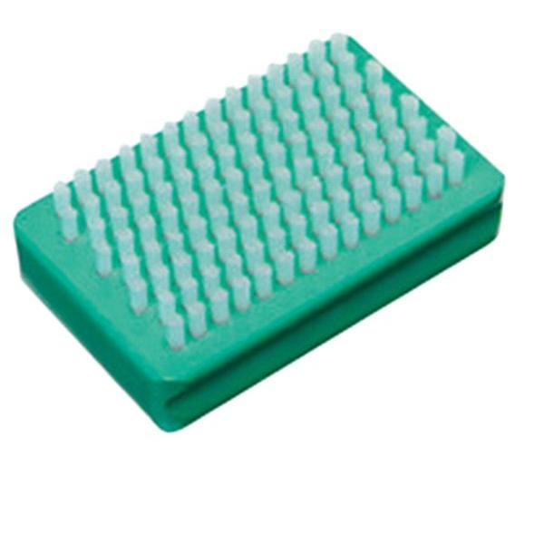 ■ホットワクシング→スクレーピング→ボアブラシの後に使用するブラシホットワクシングの後、ボアブラシの次に使う事で、滑走面の表面に残ったワックスを薄く均等に延ばす事ができます。また、生塗りワクシング後の余分なワックスを取り除くのに使います。商...