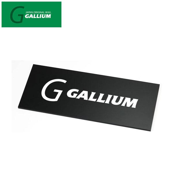 従来のスクレーパーに比べて角の摩耗を軽減。更に、スクレーパー本体へのワックス付着も軽減してくれます。サイズ　　　170×70×3mmカラー　　　ブラック