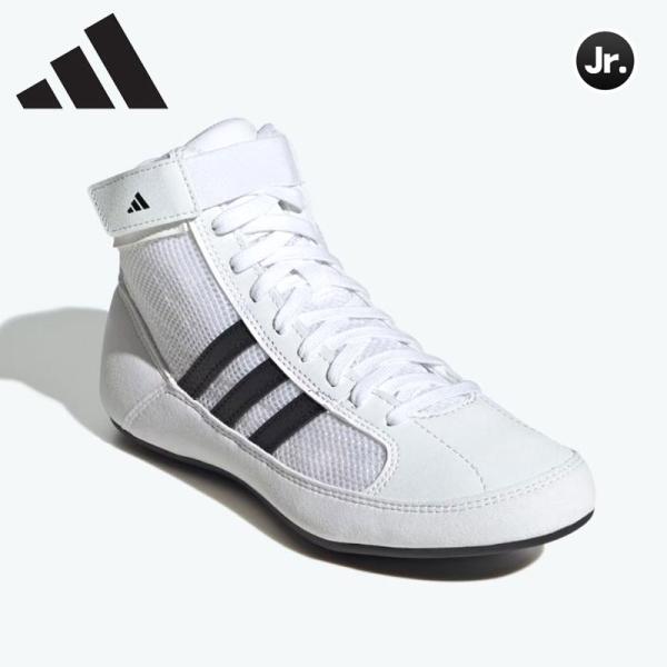 マット上でのパワフルな動きに貢献する一足。マットの上で実力を発揮するレスリングシューズ。優れたグリップ力をもたらす、ボーイズ向けの設計。要所に配したオーバーレイが、足の曲げ伸ばしやマットを踏みしめる力をサポートする。また、通気性のあるエアメ...