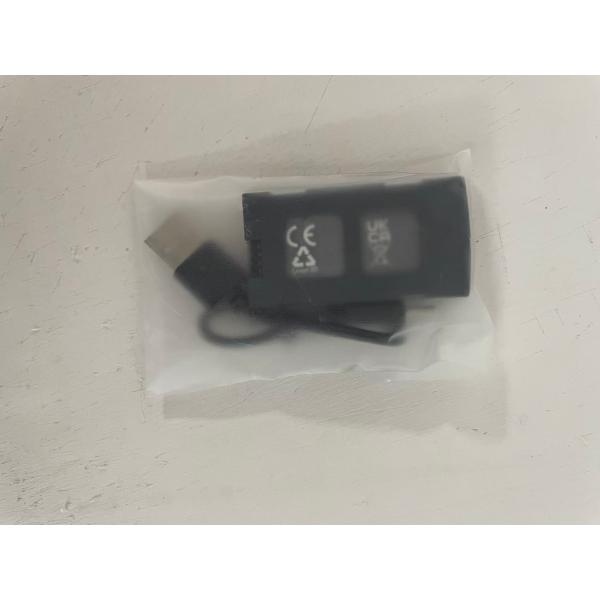 対応機種：HS156 ブラックセット内容：バッテリー*1 +充電ケーブル*1ご注意：1.充電する時に、必ず付属されたUSBケーブルを使い、パソコンあるいは規格内（5V/0.5-2A)のACアダプターで充電してください。充電中はその場から離さ...