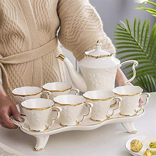 ? 素材：ボーンチャイナ - 従来の陶磁器とは異なり、原材料の総含有量が45%に達すると、ボーンチャイナはボーンチャイナと呼ばれます。 ボーンチャイナは世界中の貴族が愛用する磁器で、高級磁器として認められています。? ご自宅にエレガンスと美...