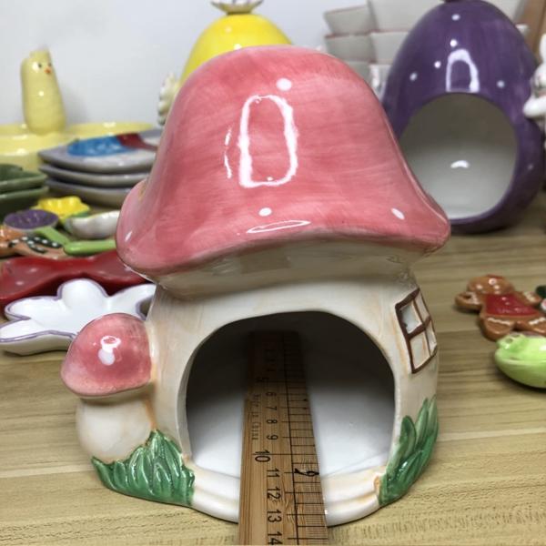 【サイズ】14*13*16（L*W*H）cm；出入り口の幅：7cm；【夏対策】夏でも快適に過ごせる、ひんやりとした陶器製。手軽に日影を生み出し暑さ対策になるので、ペットの健康面にもいい影響を与えます。水洗い、拭くだけで簡単に汚れを落とせるの...