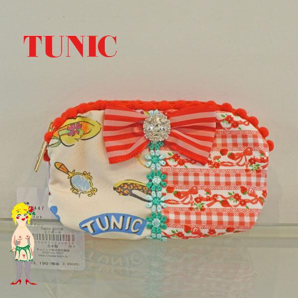 大きなリボンとビジューが可愛いミニポーチです。リボンとコスメ柄の組み合わせがオシャレで可愛いです。おやつやお化粧品なので、ちょっとした小物入れにオススメです。