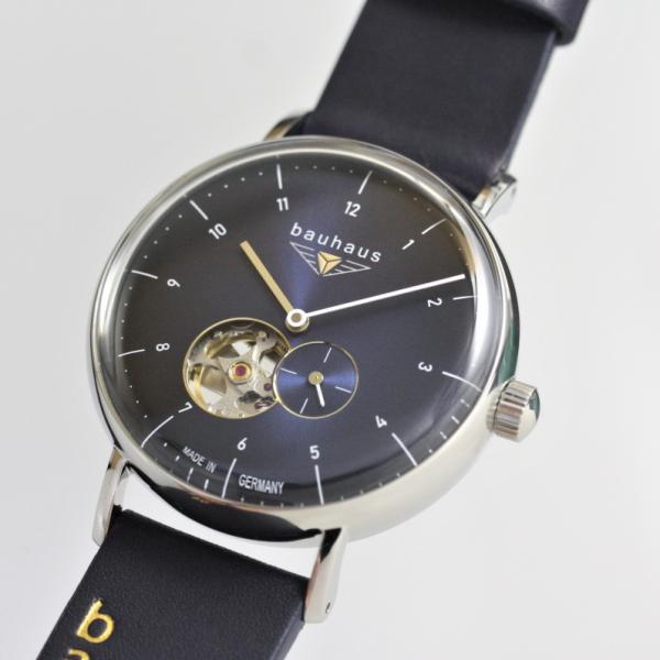 ■スペック生産国：ドイツMIYOTA社82S5自動巻きムーヴメント搭載２１石手巻き機能付きハック（秒針停止機能）付き機械が見える裏ブタスケルトンステンレスケースミネラルクリスタルガラスレザーストラップオープンハート仕様スモールセコンド５気圧...