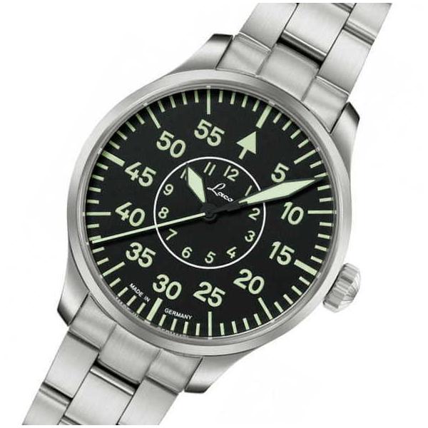 このモデルは、特に爆撃機、偵察機などの作戦行動で最も重要な「分」と「秒」の視認性を重視した文字盤です。そのため「分」の表示が大きく外側に書かれています。生産国：ドイツMIYOTA社自動巻きムーヴメント搭載21石ハック機能 秒針停止機能あり機...