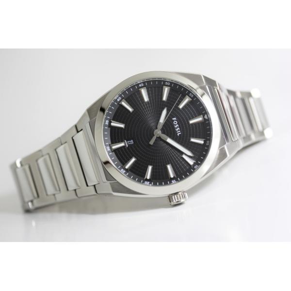 ■日本国内正規流通商品クォーツ・ムーヴメント搭載ステンレスケースステンレスバンドデイト付き日常生活防水メーカー保証付き説明書は、FossilのWebサイトにてダウンロードして頂くようになります。ケース直径　約４２ミリケース厚さ　約１１ミリバ...